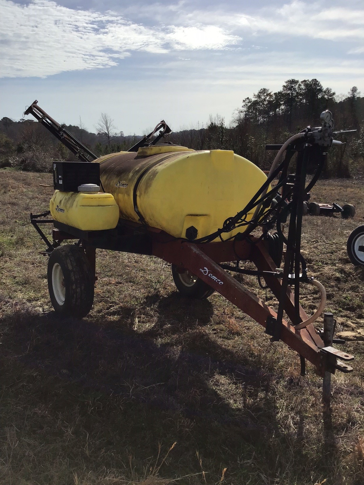 Sales Midwest - DEMCO 300GA SPRAYER - Sales Midwest